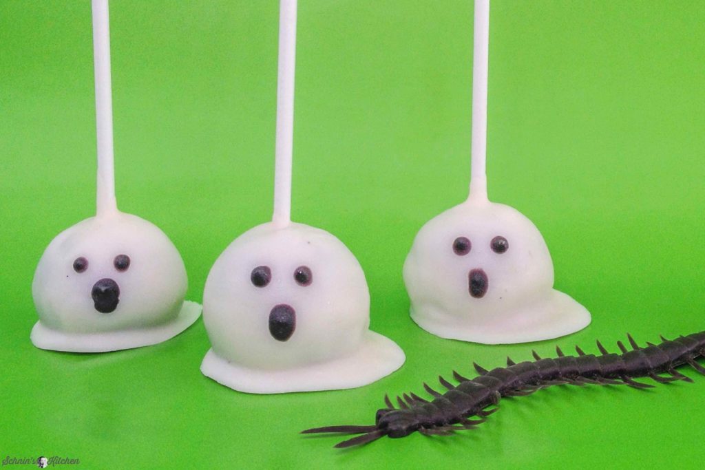 Gruselige Halloween Cake Pops mit Oreos - Schnin's Kitchen